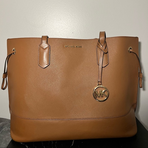 Michael Kors | Bags | Michael Kors Acorn Leather Shoulder Bag | Poshmark